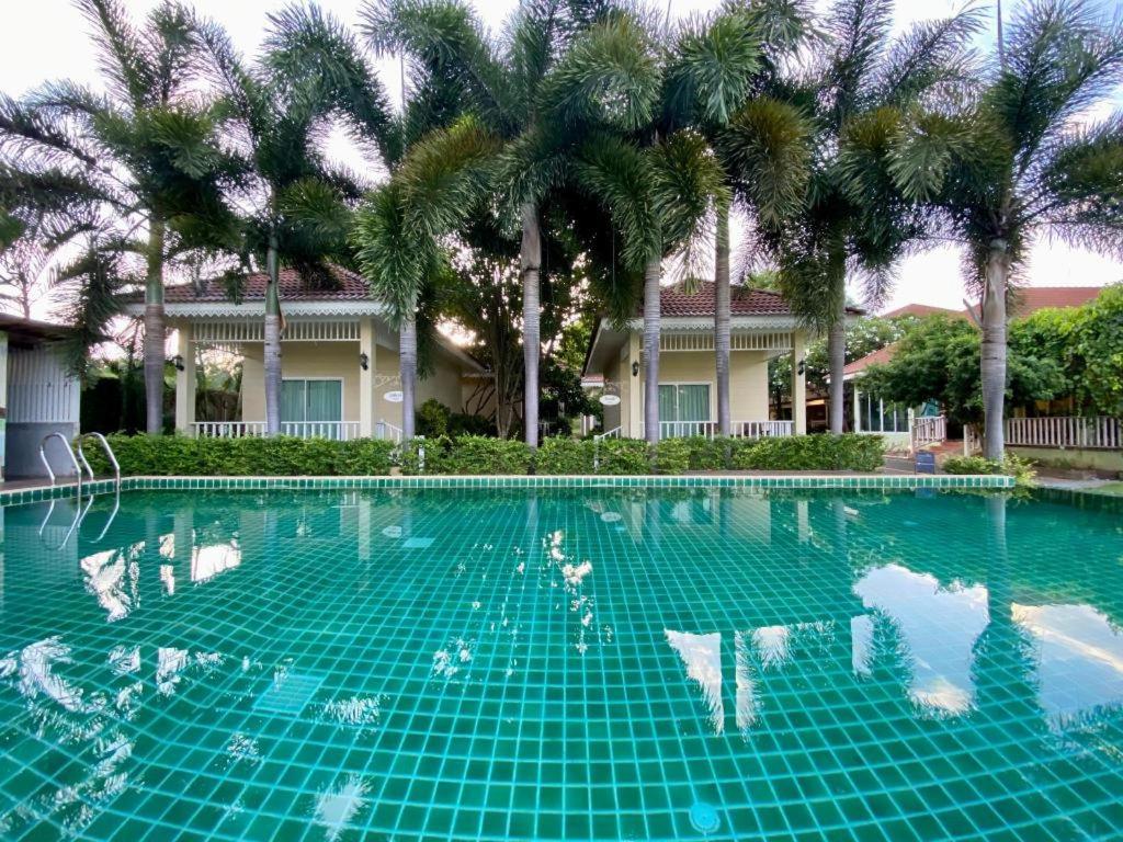 Ruen Maihom Riverside Cottage, Ban Tha Nam Tun (updated prices 2026)