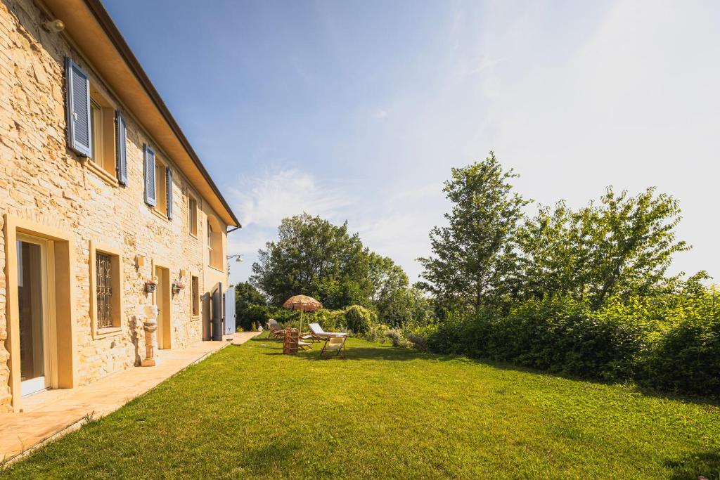 tHE Timeless Villa - Natural Bio Pool in Monferrato, Castellino ...