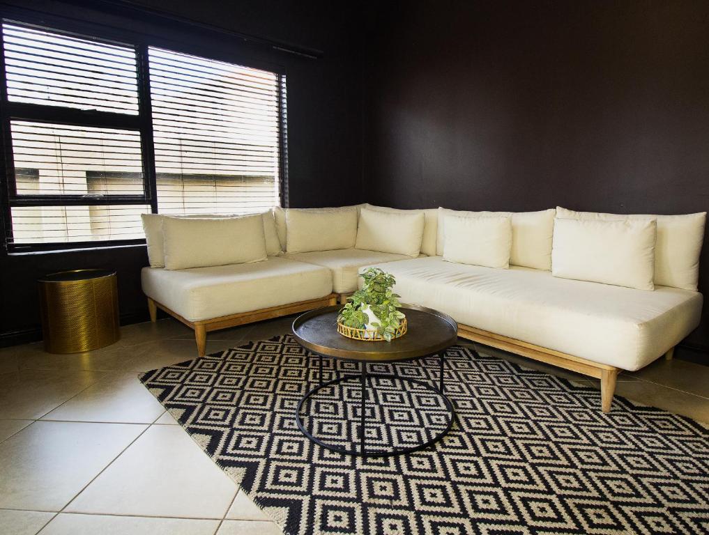 Fourways Luxurious 5-Bed Home, Sandton (updated prices 2025)