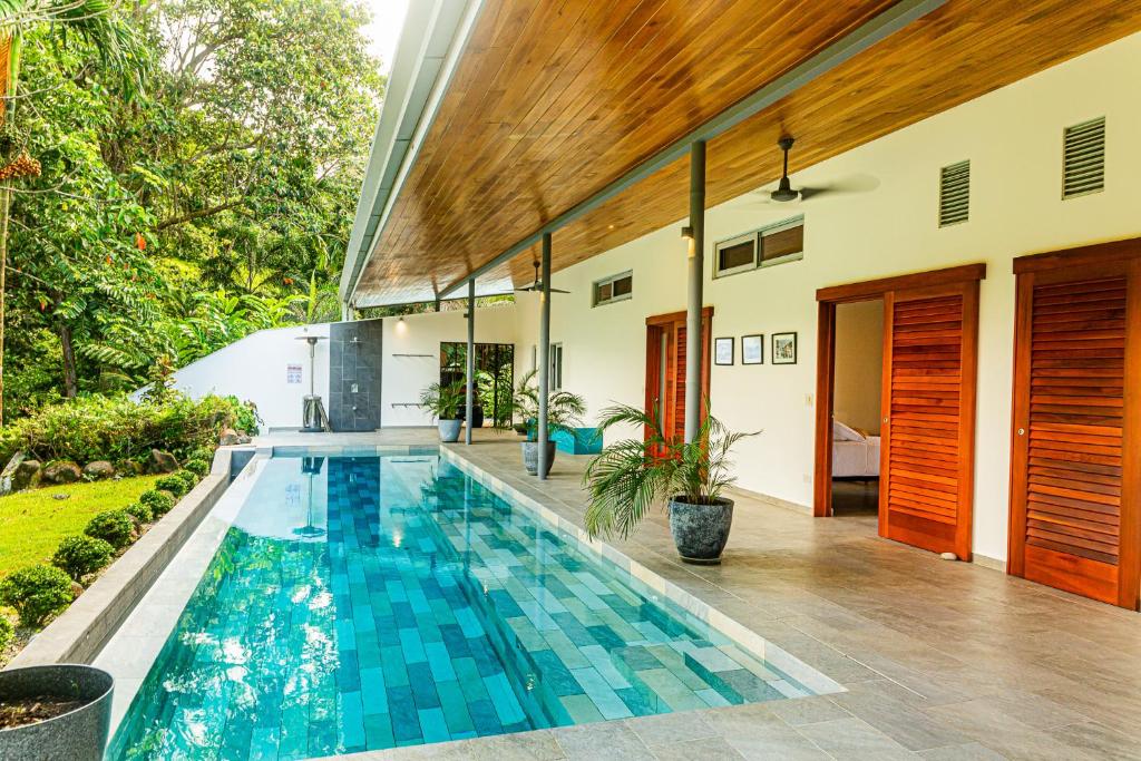 Privacy-large Pool-wildlife-amazing, Ojochal (precios actualizados 2025)