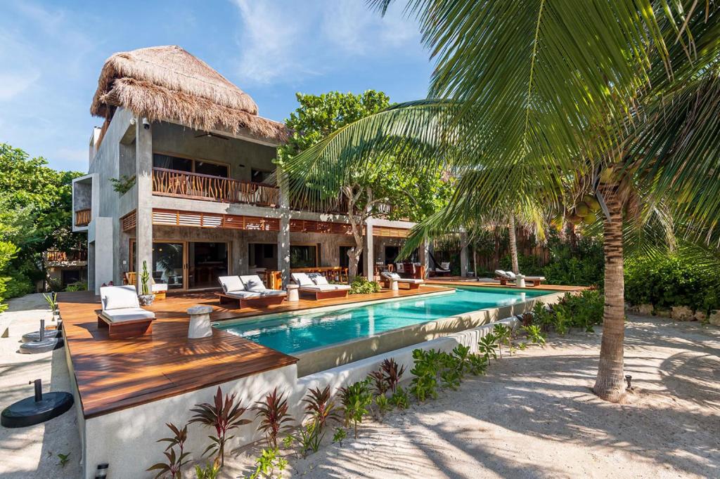 Beachfront Tankah 3 villa for 18 guests!, Tulum (updated prices 2025)