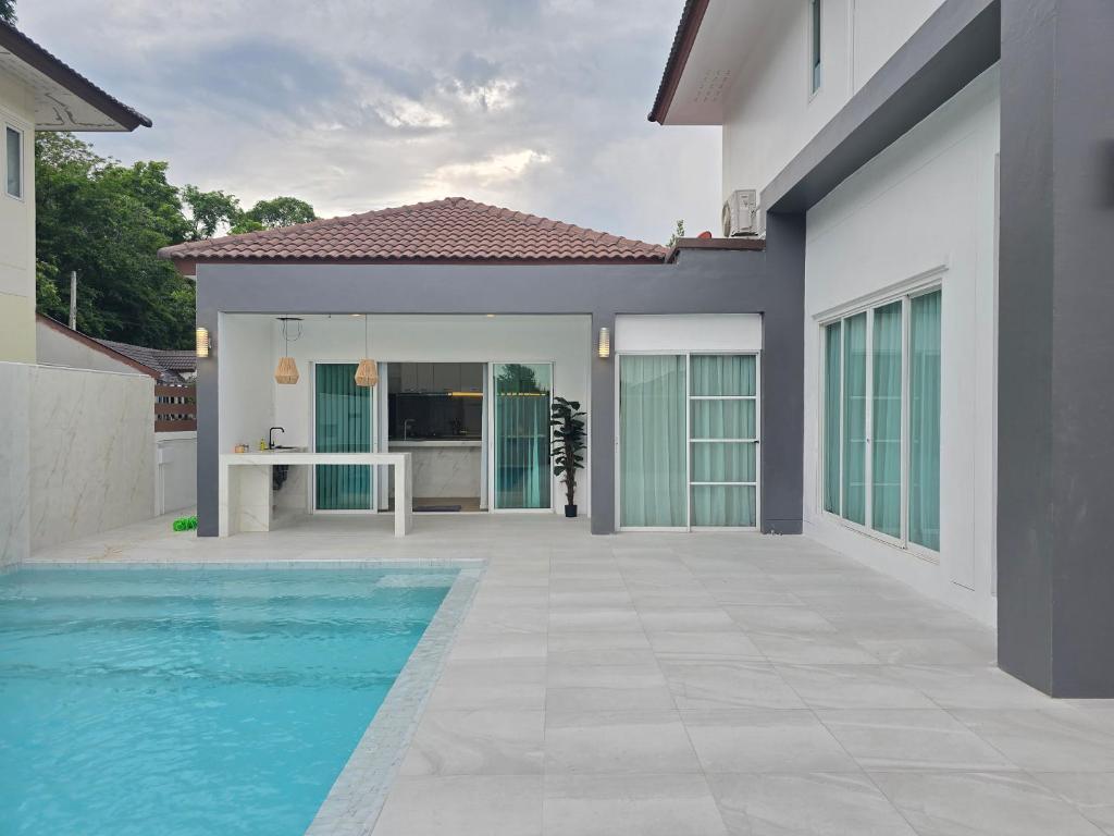 J-O-Y Private Pool Villa - Modern Design, Chiang Mai (precios actualizados 2025)