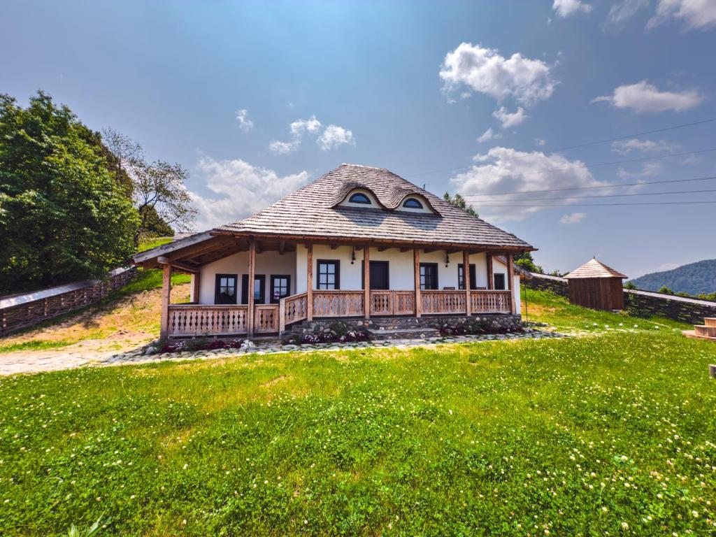 Refugiu cu ciubăr și saună în Bran - Casa de la Nuci（Sohodol）：（最新料金：2025年）