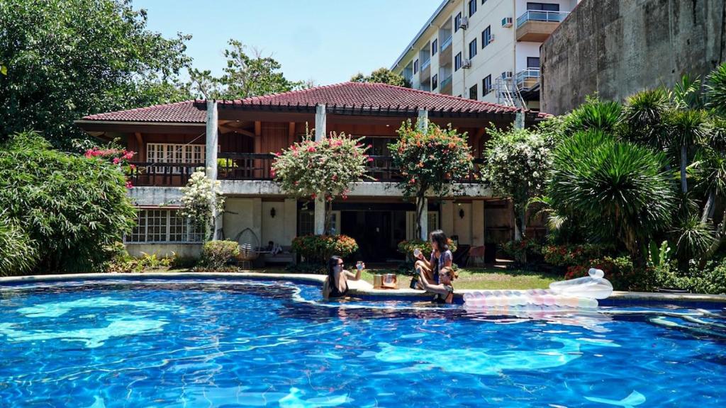 Private Beach Villa in Anza Mactan with Ocean View, Punta Engaño ...