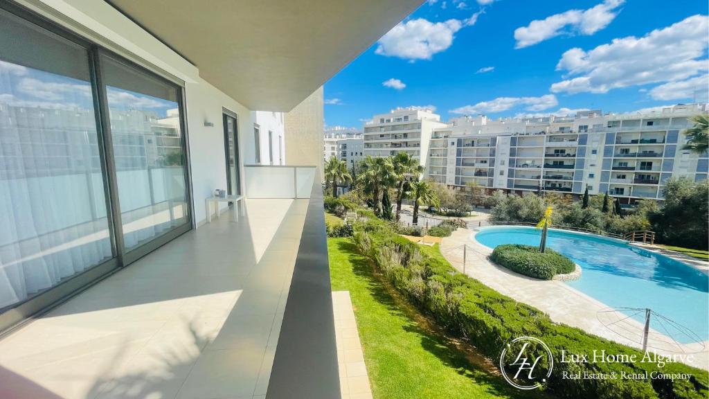 FlorDaRocha - Modern - Pool - 500m Beach - Garden, Portimão ...