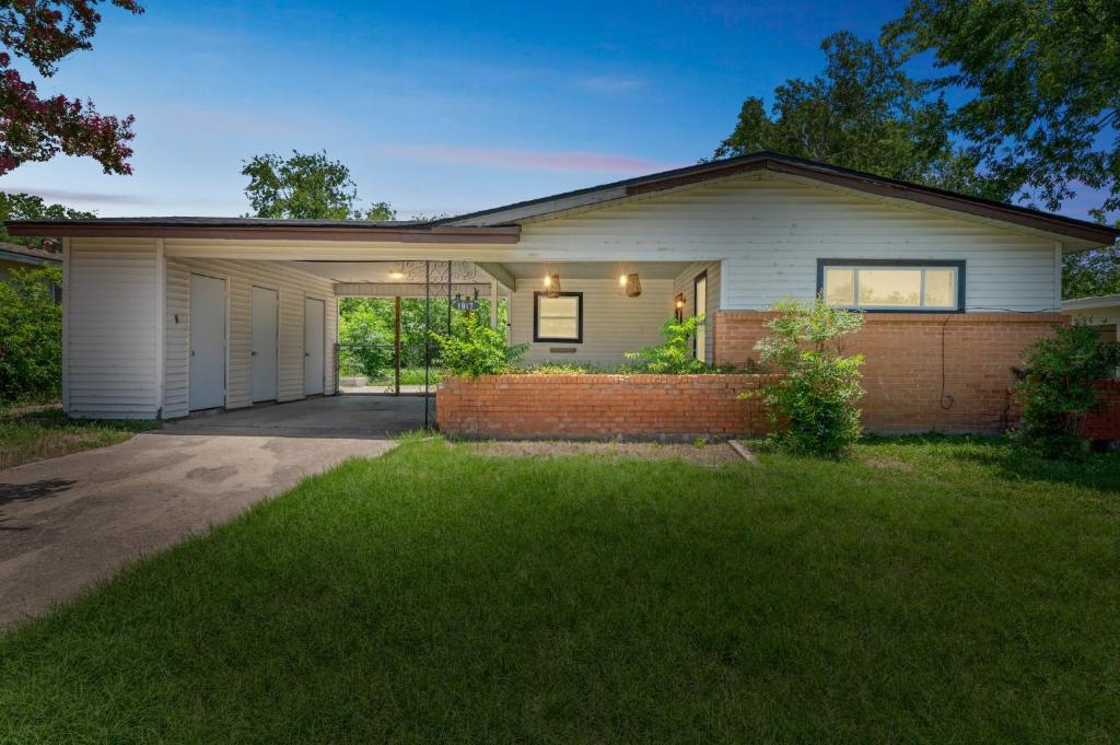 Cozy Temple Home - Fenced Yard & Wi-Fi home, Temple (precios ...