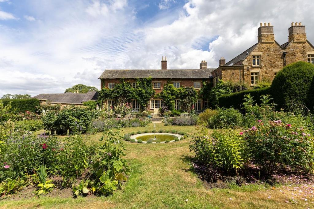 Belvoir Lodge - Sleeps 18 - Belvoir Castle, Redmile (tarifs actualisés ...