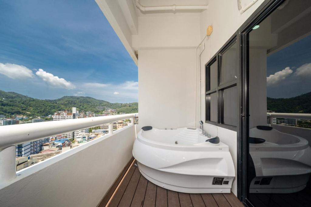 Apartment with jacuzzi - Patong Tower by lofty, Patong (precios ...