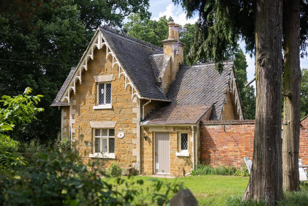 Gate Lodge - Sleeps 4 - Near Belvoir Castle, Knipton (updated prices 2026)