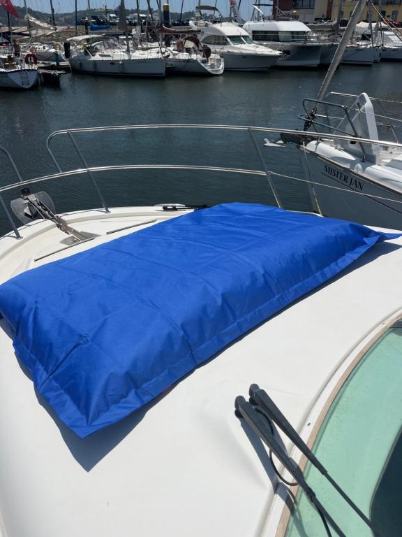 Sea Bloom II - Night in a Fancy Speedboat, Lisbon (updated prices 2025)