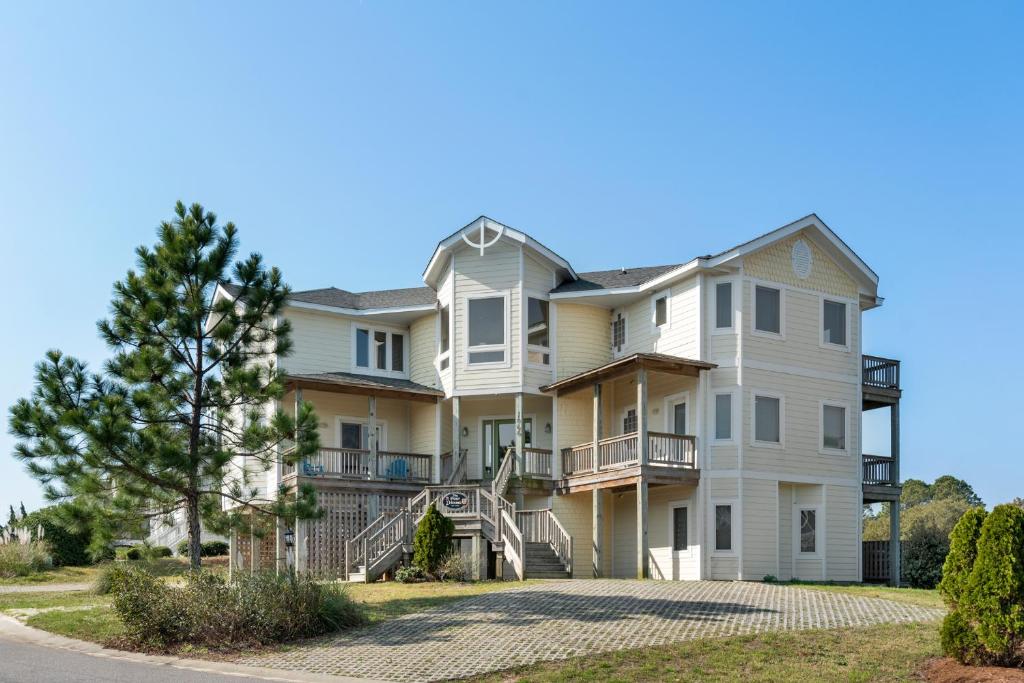 The Pour House, Corolla (updated prices 2026)