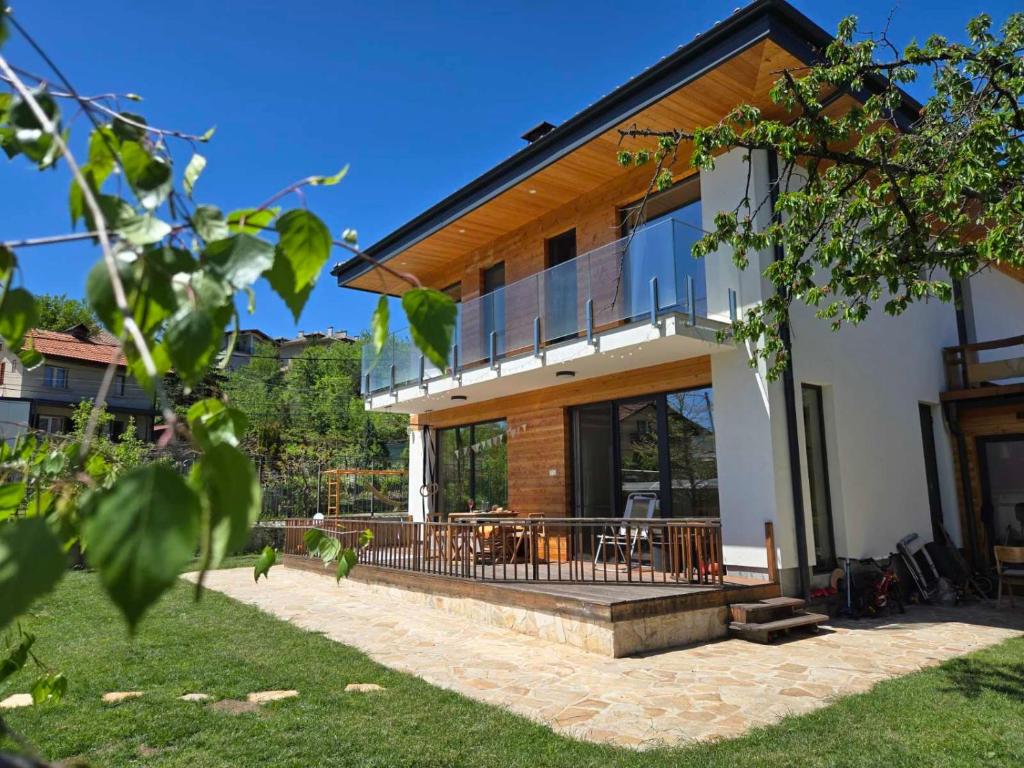 Ma-Bebe Play House - Pancharevo Lake, Parks and Pools nearby ...