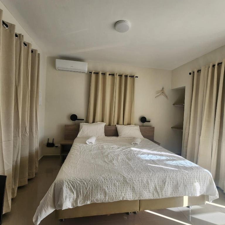 Sabana Mini Resort, 3 Studio's als Groepsverblijf, Fontein (precios ...