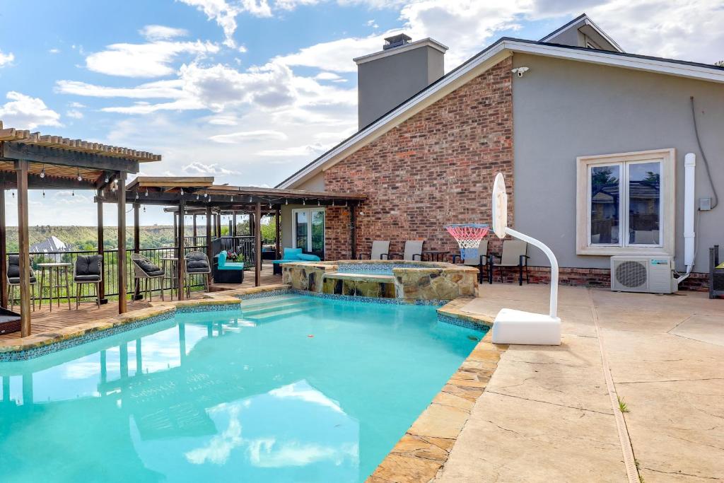 Outdoor Oasis with Lake Views Ransom Canyon Retreat, Buffalo Springs ...