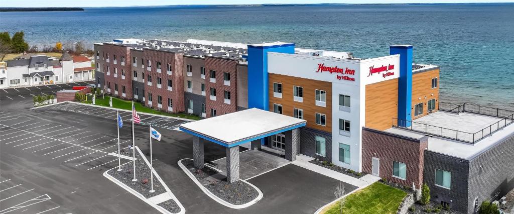 Hampton Inn St Ignace Lakefront Mackinac, Evergreen Shores (updated ...