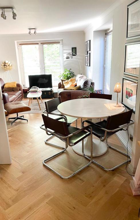 Pilrig Heights 2 Bedroom Apartment - Edinburgh, Edinburgh (updated ...