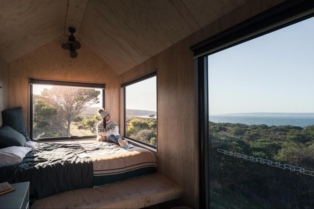 Beach Front Off-Grid Cabin on Kangaroo Island - Xanthe, Antechamber Bay ...