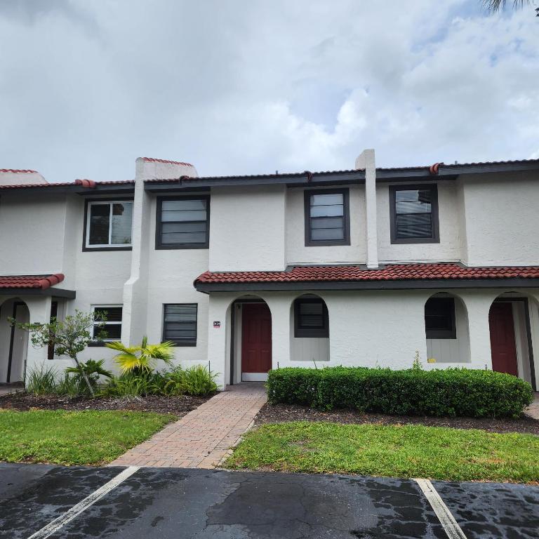 Family vacation Villa in Fantasy World Resort - Minutes to Disney ...