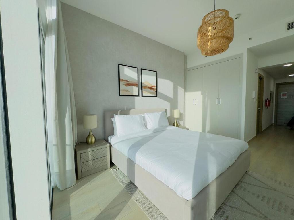 Sky-High Studio Marina Skyline View Bloom Tower, Dubái (precios ...