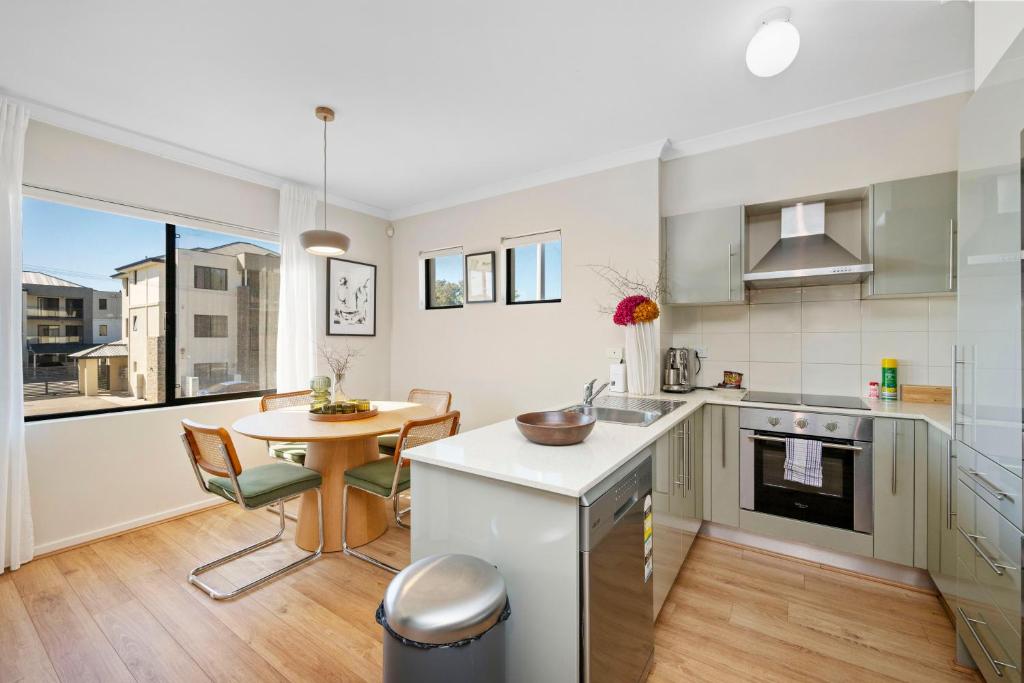 1 Brd Near Everything In Beckenham, Perth (updated prices 2025)
