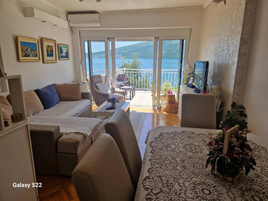 MiA & LoLa, Kravlja (prezzi aggiornati per il 2025)