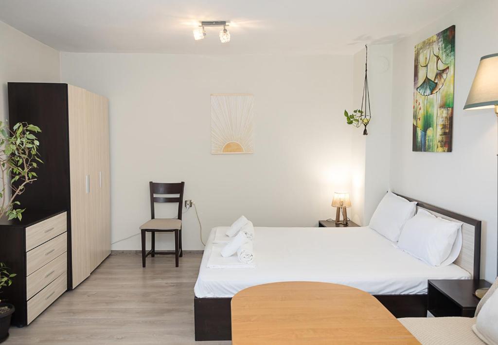 Cozy Sea-View Flat with Balcony in Galata, Varna by Flat manаger, Varna ...