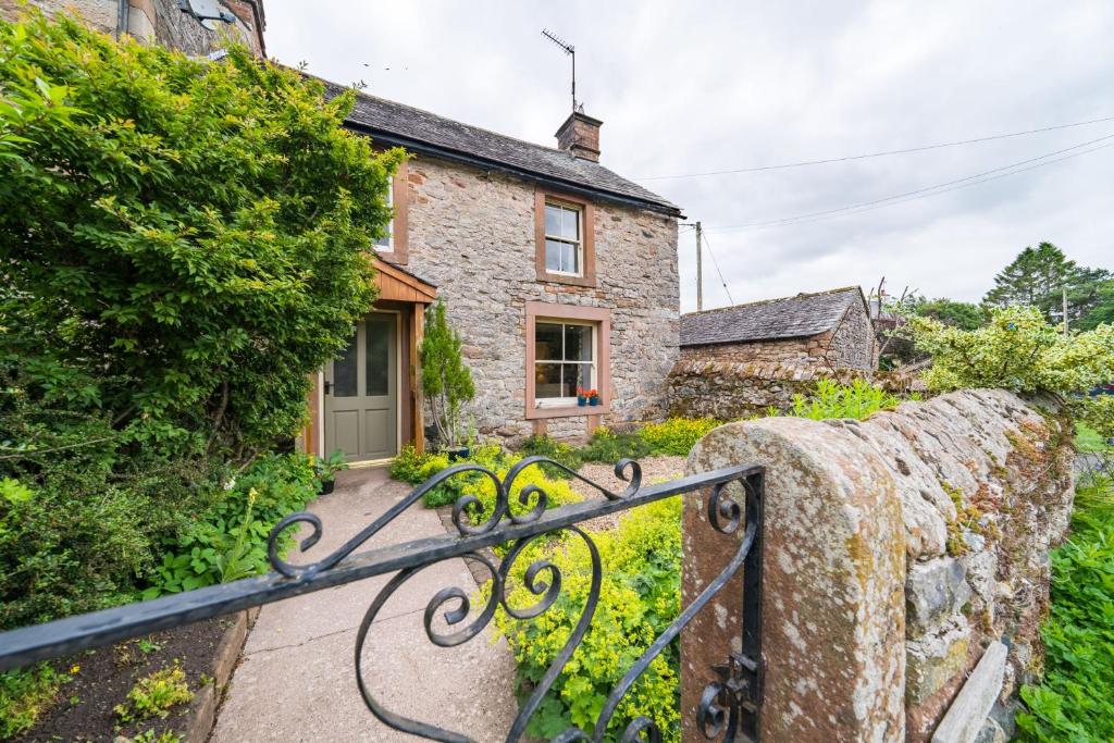 Quince Cottage - Cosy Country Cottage, Clifton (updated prices 2026)