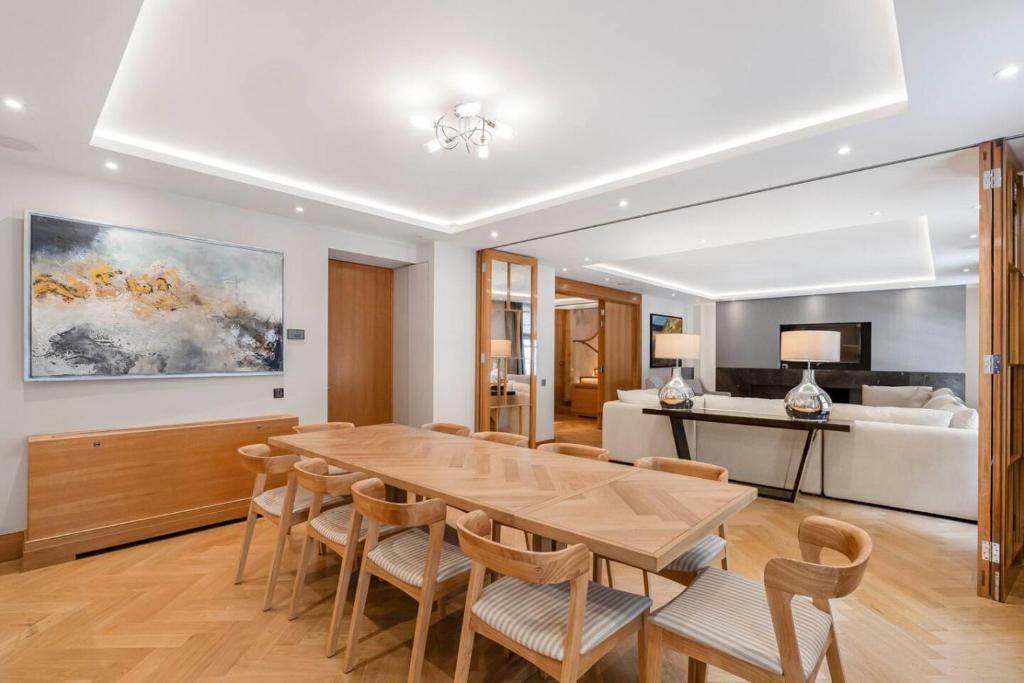 Mayfair Home with Central AC Ultra Luxury, London (updated prices 2026)