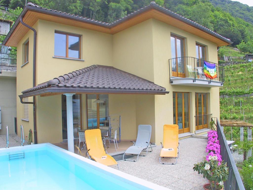 Casa Luna by HolAp SA, Cugnasco (updated prices 2026)