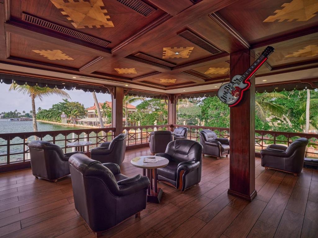 Sterling Lake Palace Alleppey, Alleppey (updated prices 2025)