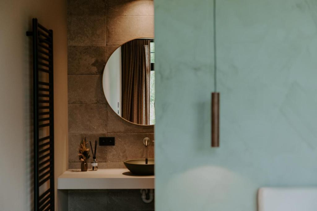 Hangar C gastensuites, Heers (updated prices 2026)