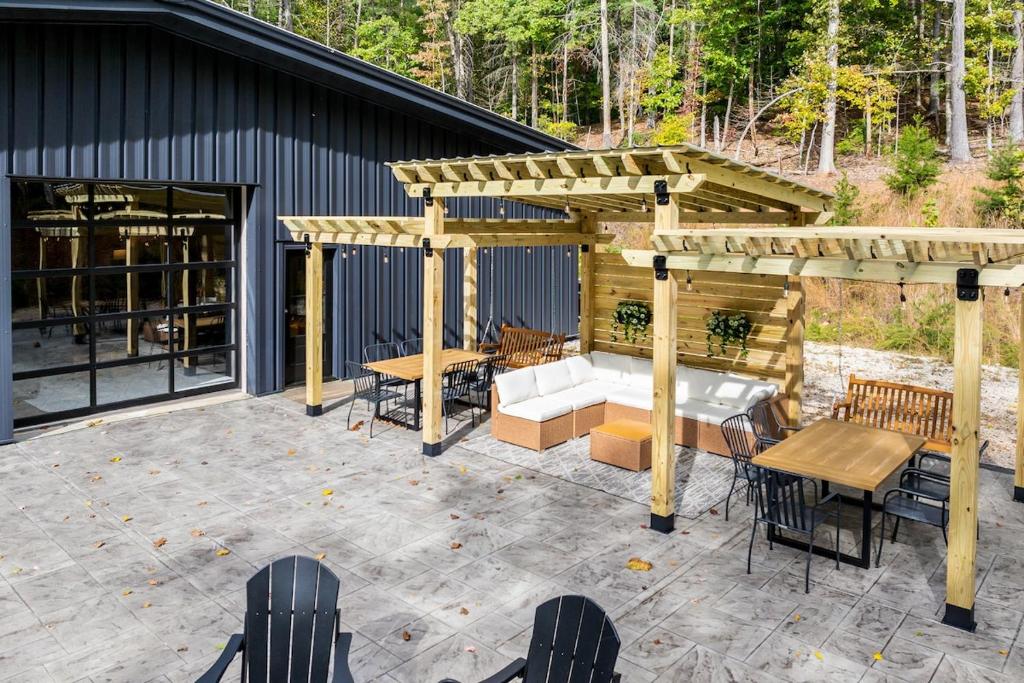 5 King Beds - Sleeps 18 - Game Room - Brew Trail, Nellysford (giá cập ...