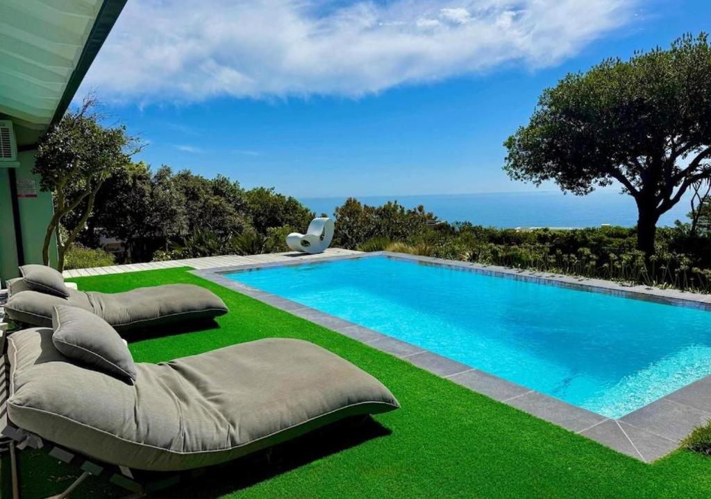 Gryphon House Camps Bay, Cape Town (updated prices 2026)