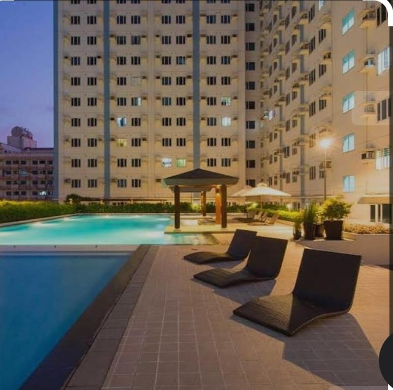 Tower Mplace South Triangle Quezon Avenue LANDMARK ABS CBN PBB House ...