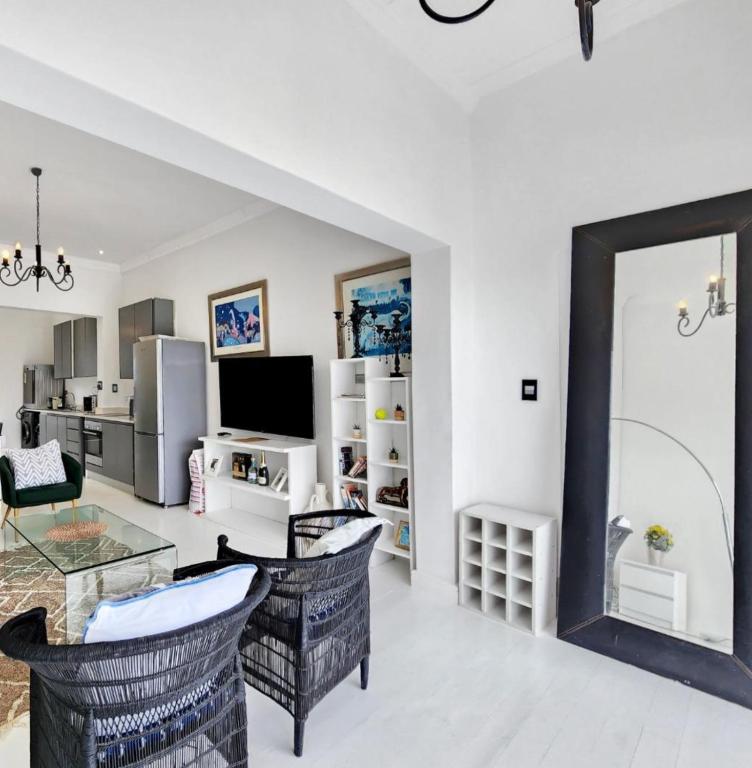 Modern & Cozy 1-Bedroom Apartment with Living Room in Agdal, Rabat ...