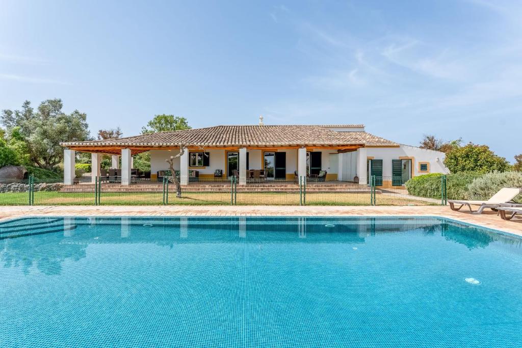 Salicos House by LovelyStay, Lagoa (updated prices 2025)