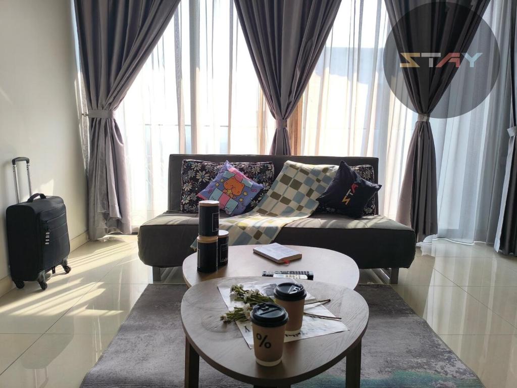 GM Couple Cozy Sunny Pool View Netflix BySTAY,‏ Iskandar Puteri (מחירים ...