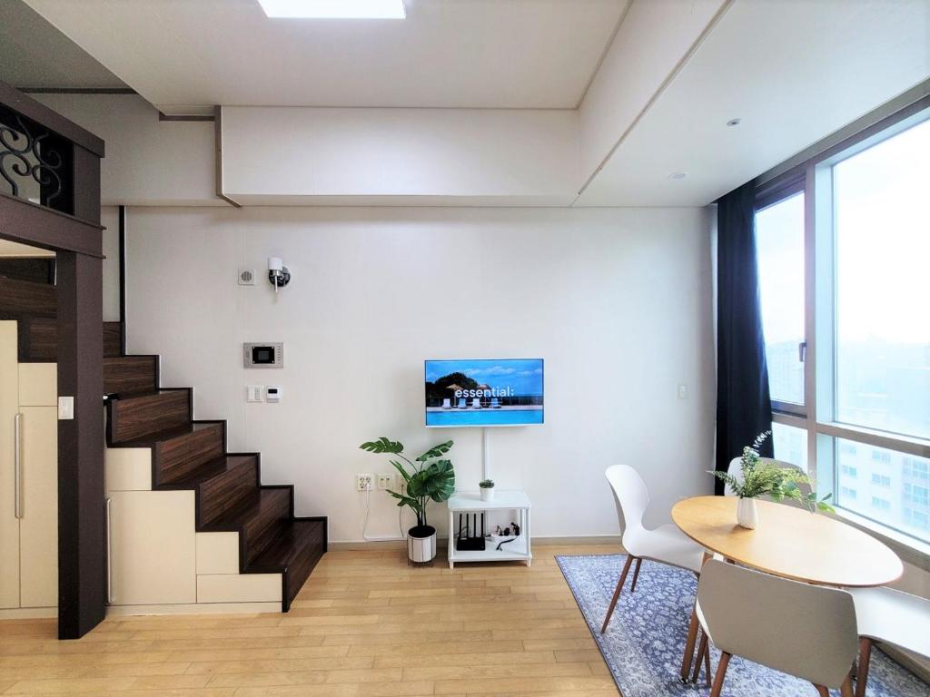 Cozy Duplex in Seoul Central with Airport Bus stop, Seúl (precios ...