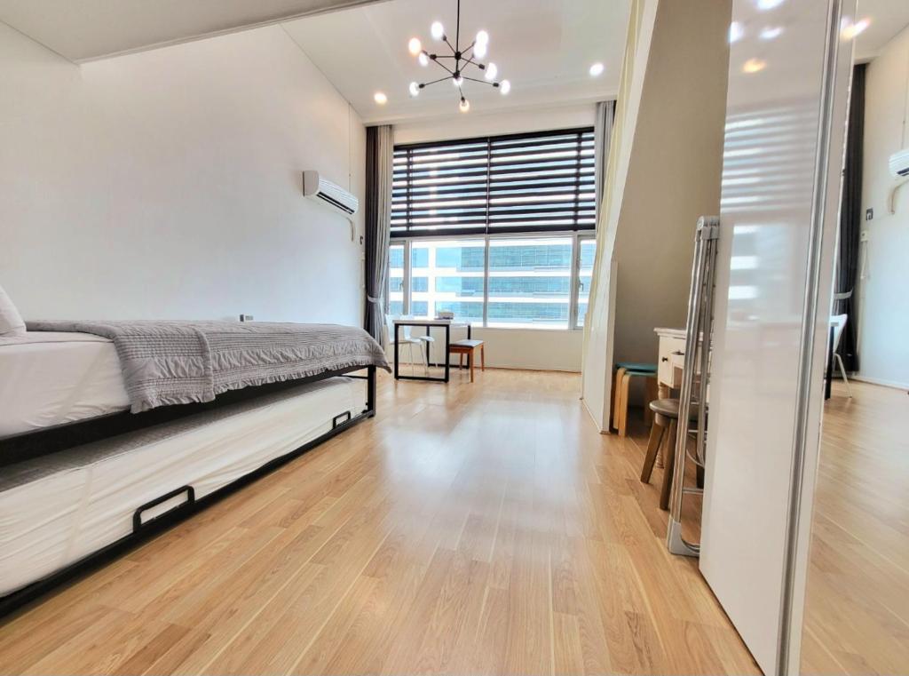 JS House # 30s Hongik subway station # Hongdae, Seul (aktualne ceny na ...