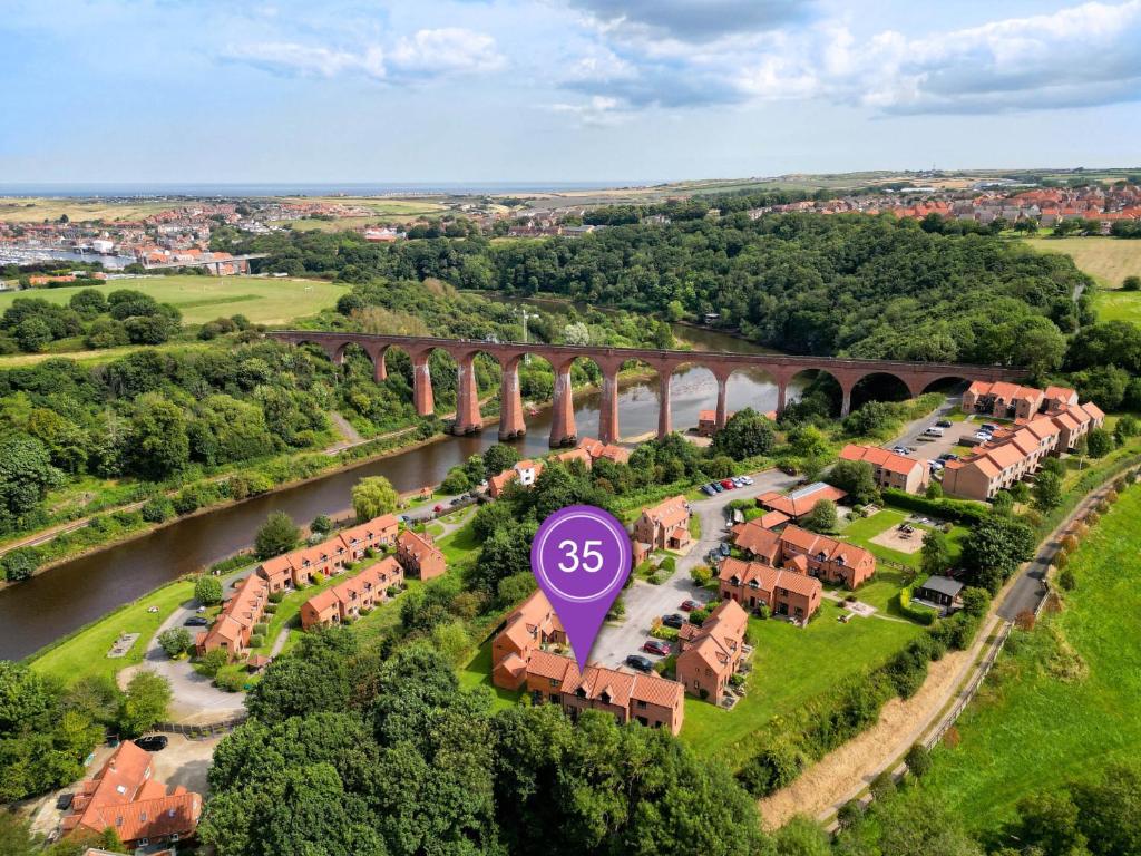 Whitby Cottage and Pool - Cinder Track Walks, Whitby (updated prices 2025)