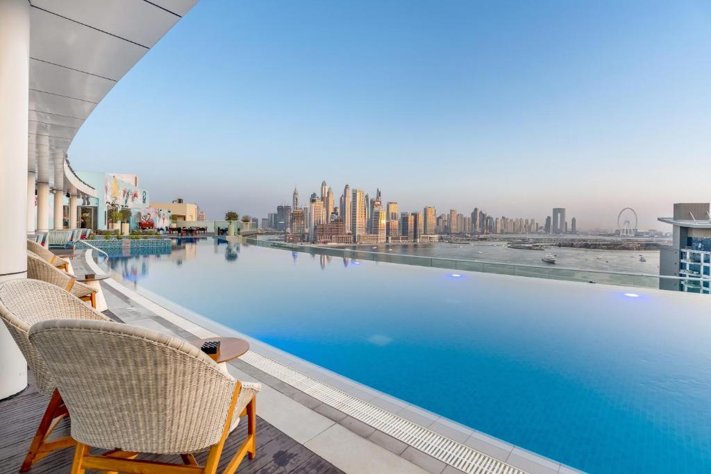 Luxury Palm Studio, Rooftop Infinity Pool, Beach Access, Dubai (updated ...