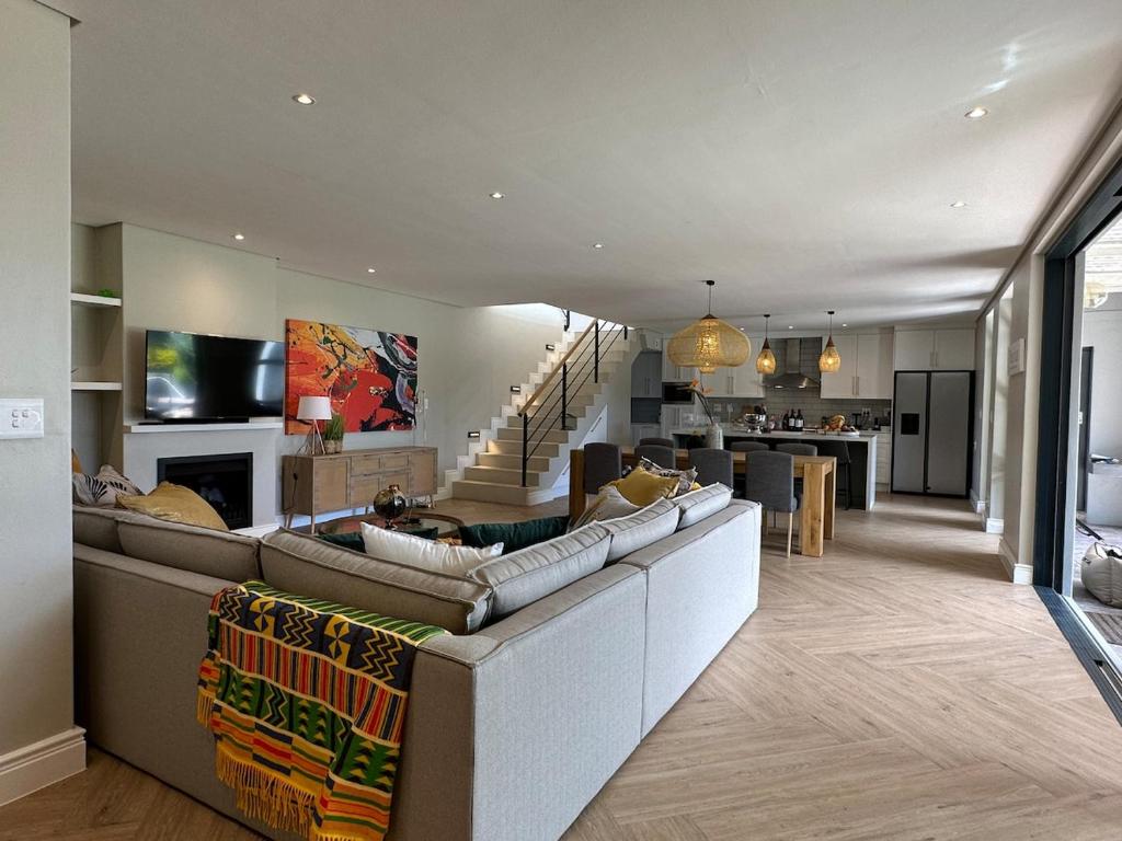 Luxury Home in Security Golf Estate with Ocean Terrace, Cape Town ...
