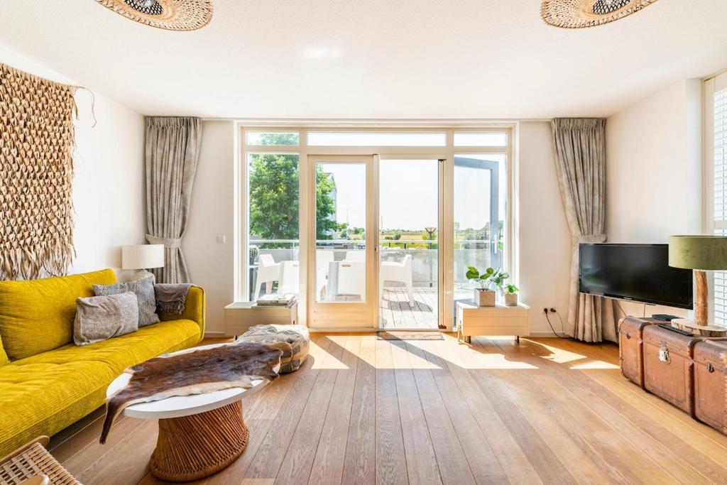 The Blue House on the Veerse Meer, Kortgene (updated prices 2026)