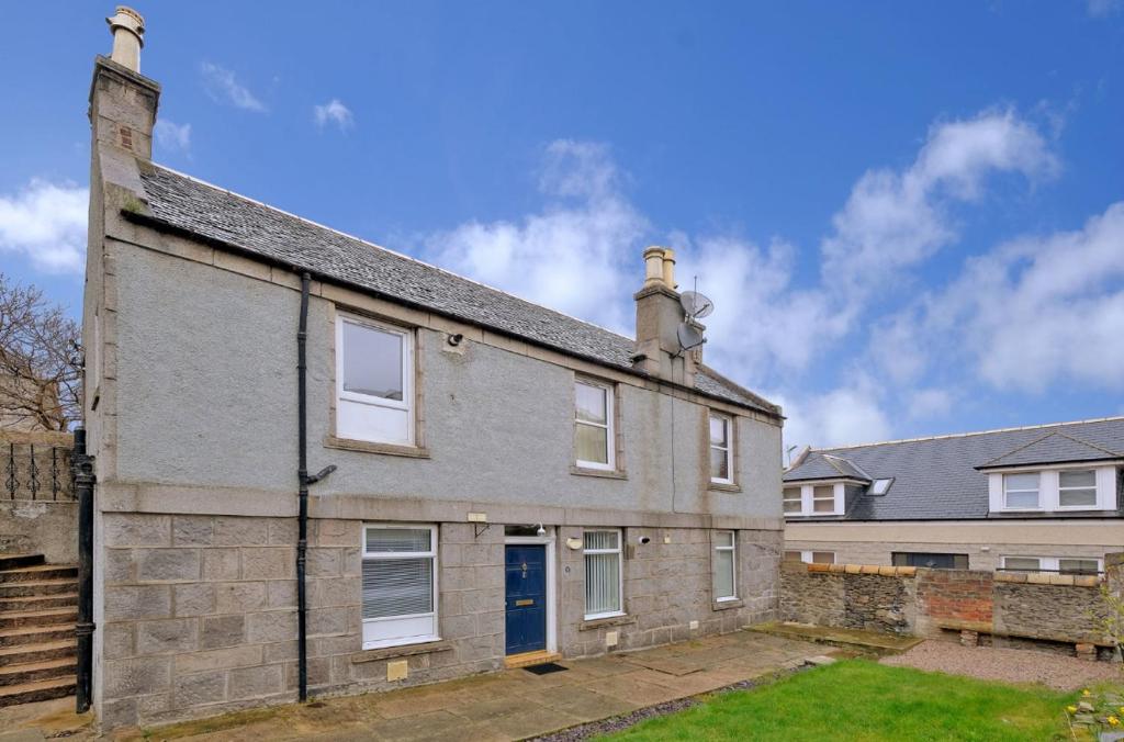 Modern 2 bedroom and 2 bath apartment, Aberdeen (updated prices 2026)
