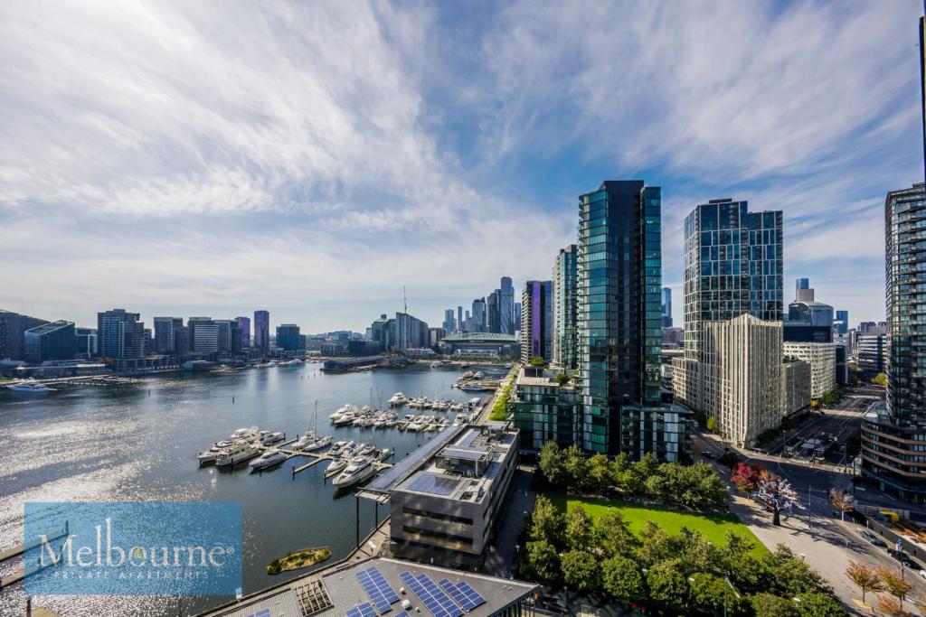 Melbourne Private Apartments - Stadium and Harbour Views, Melbourne ...