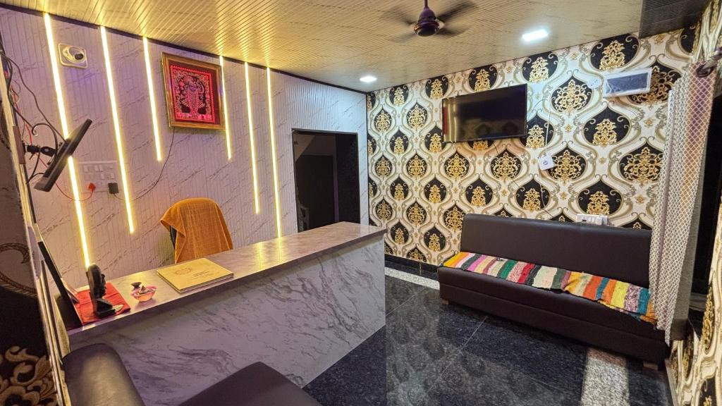 Hotel Anjali Palace, Jāmb (precios actualizados 2025)