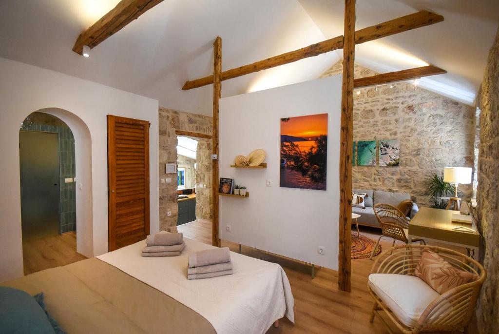 "Historic Stone Loft" - ZF Stari Grad, Stari Grad (updated prices 2026)
