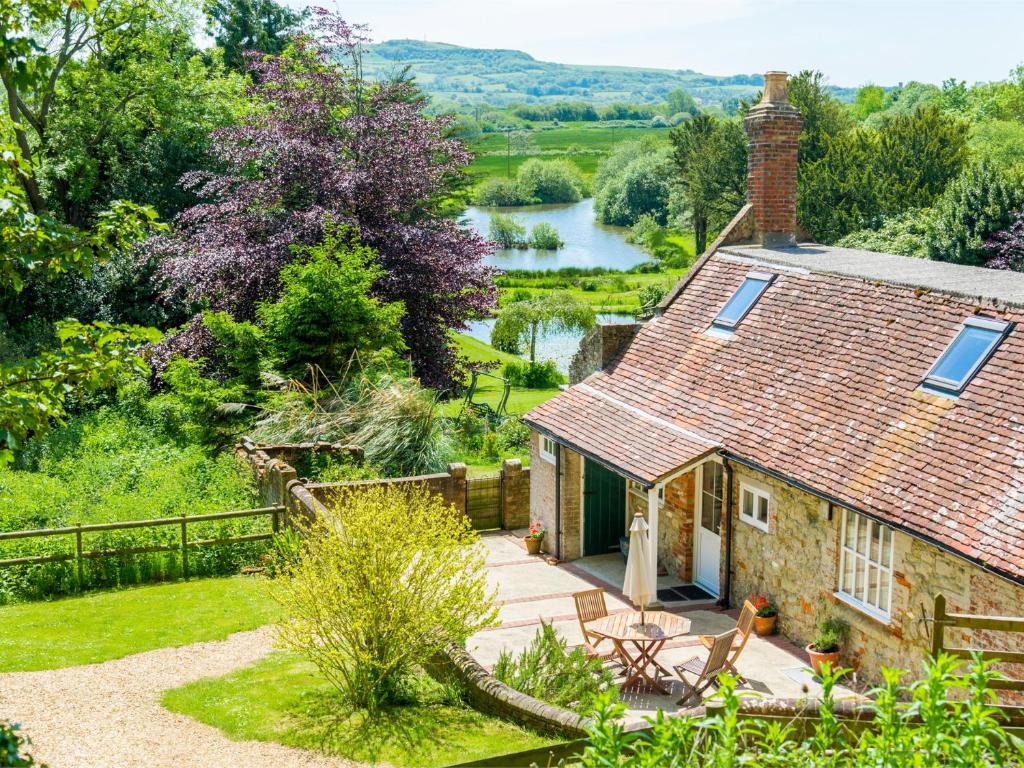 2 Bed in Merstone IC141, Merstone (updated prices 2025)