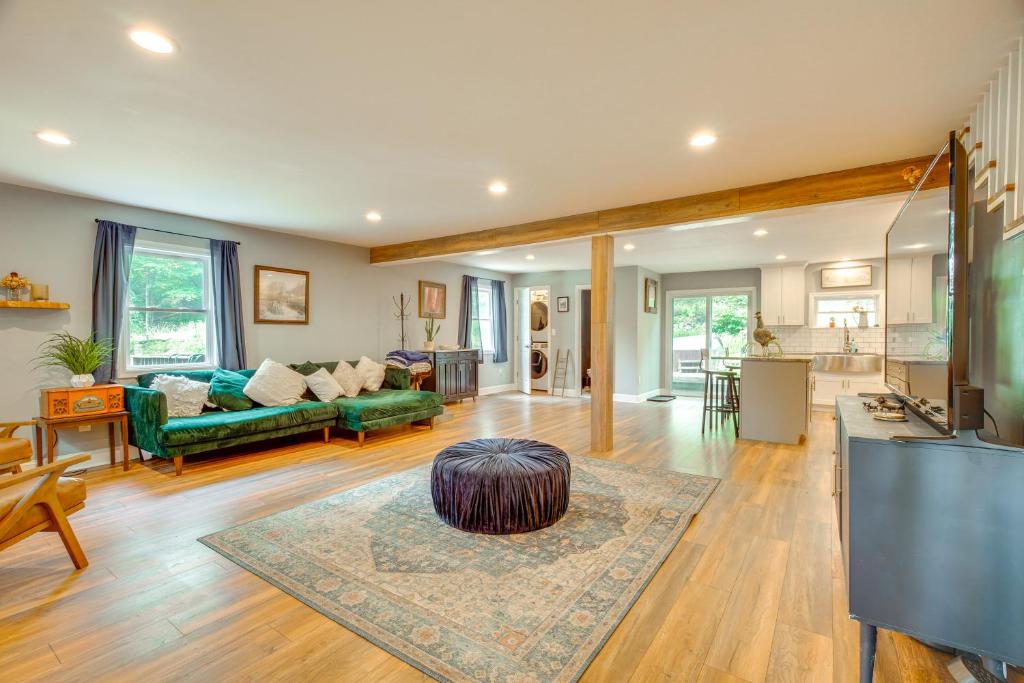 Walk to Putnam Lake Updated Home with Deck, Patterson (aktualisierte ...