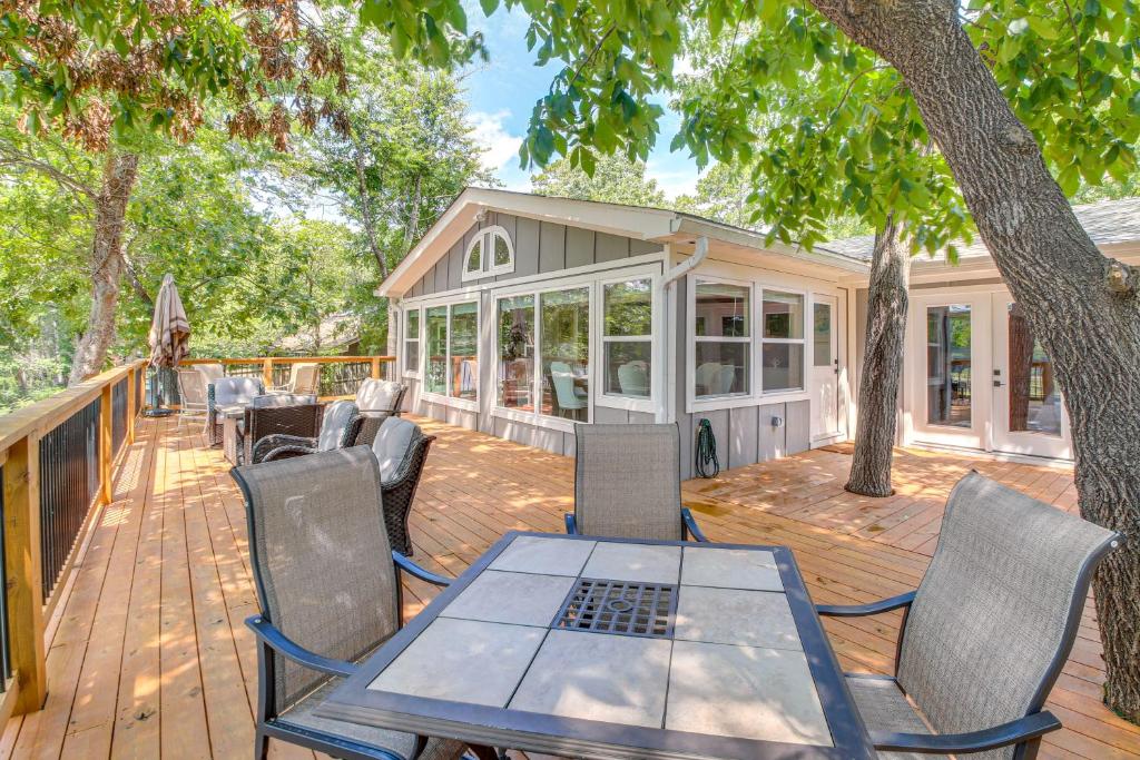 Lake Hamilton Views Hot Springs Family Home!, Hot Springs (updated ...